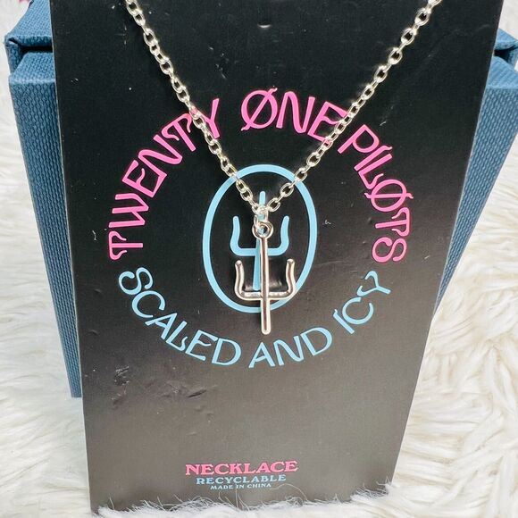 Forever 21 | Jewelry | Twenty One Pilots Scaled And Icy Trident ...